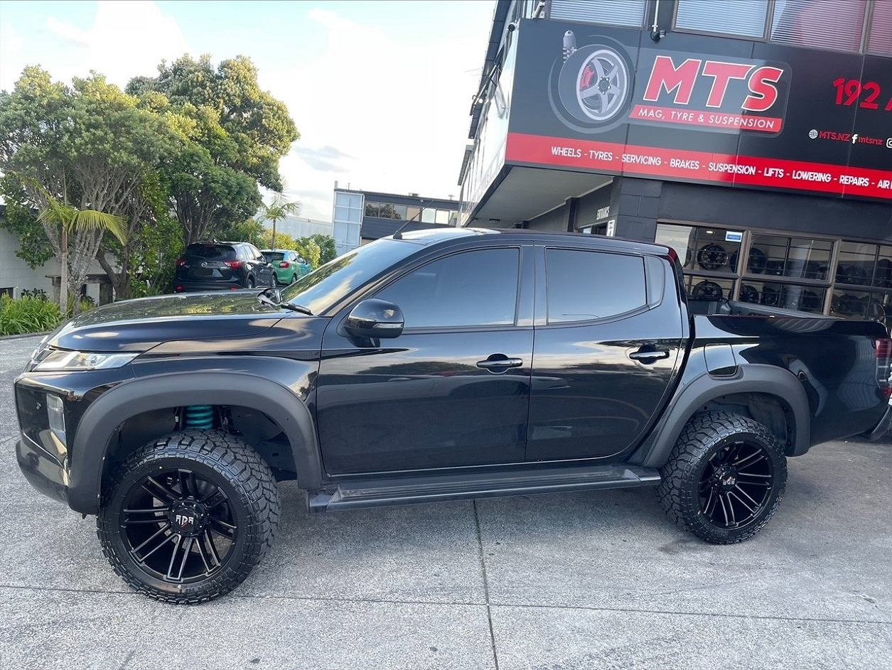 Mitsubishi Triton (2022) on 20x10" RDR RD27 – BG Marketing