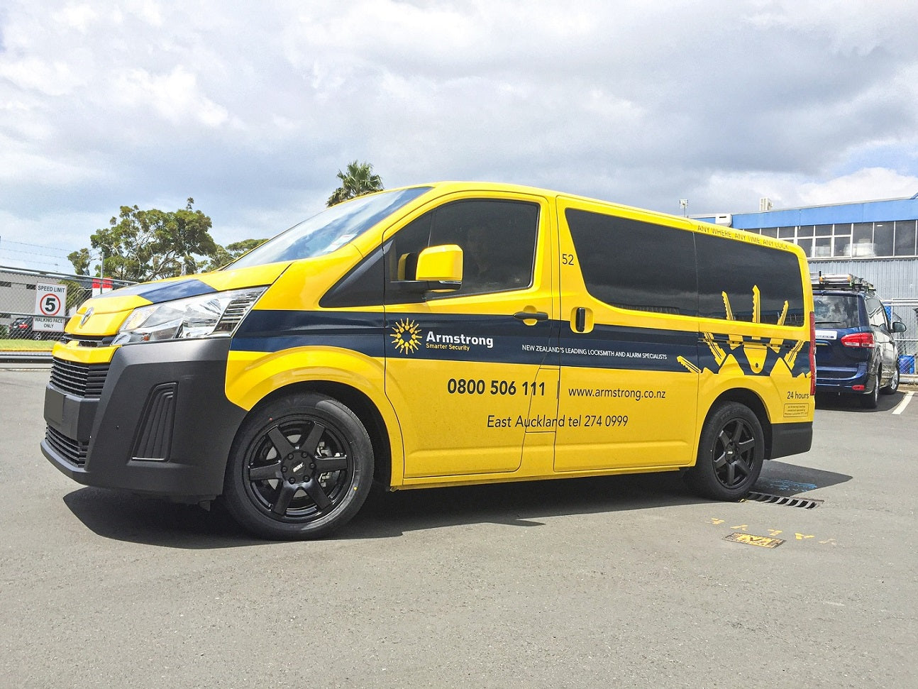 Toyota Hi Ace on BGW Beast – BG Marketing