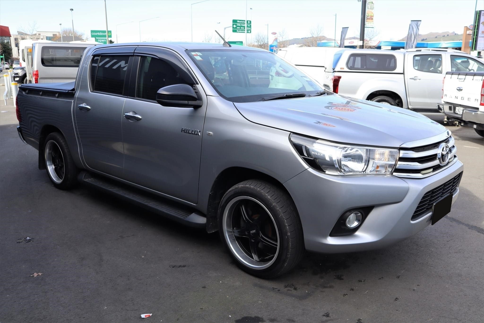 Toyota Hilux 2WD on 19 inch BGW Rampage – BG Marketing