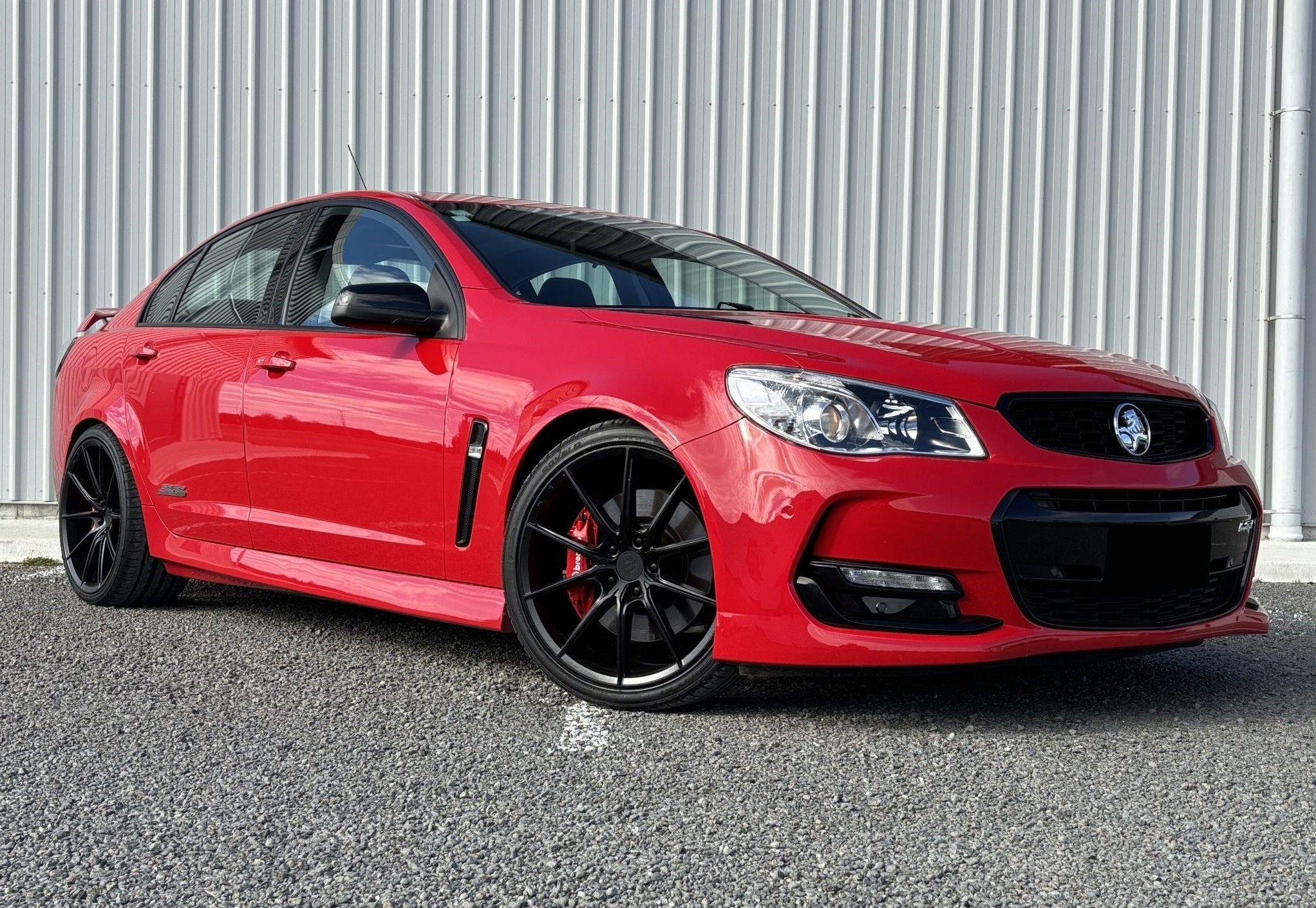 Holden Commodore VF Redline (2017) on Covert CV6 – BG Marketing