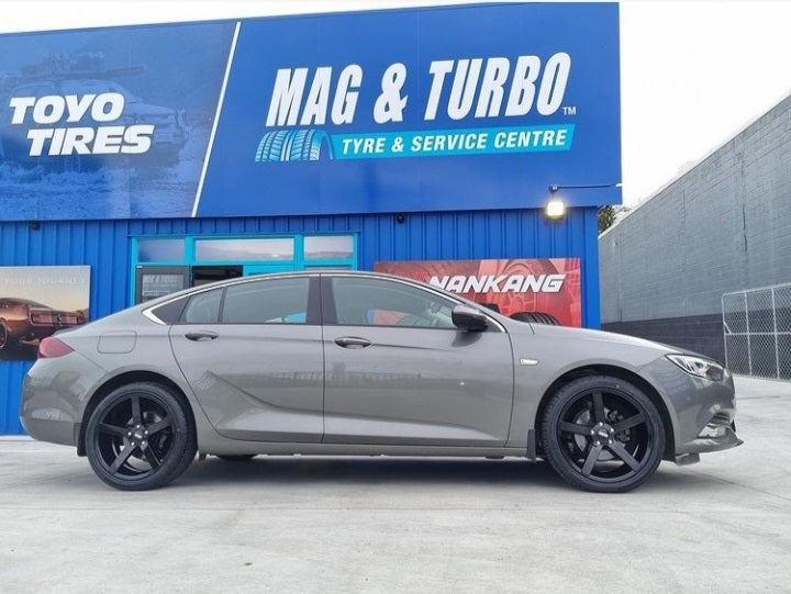 Holden Commodore ZB on BGW Torque – BG Marketing