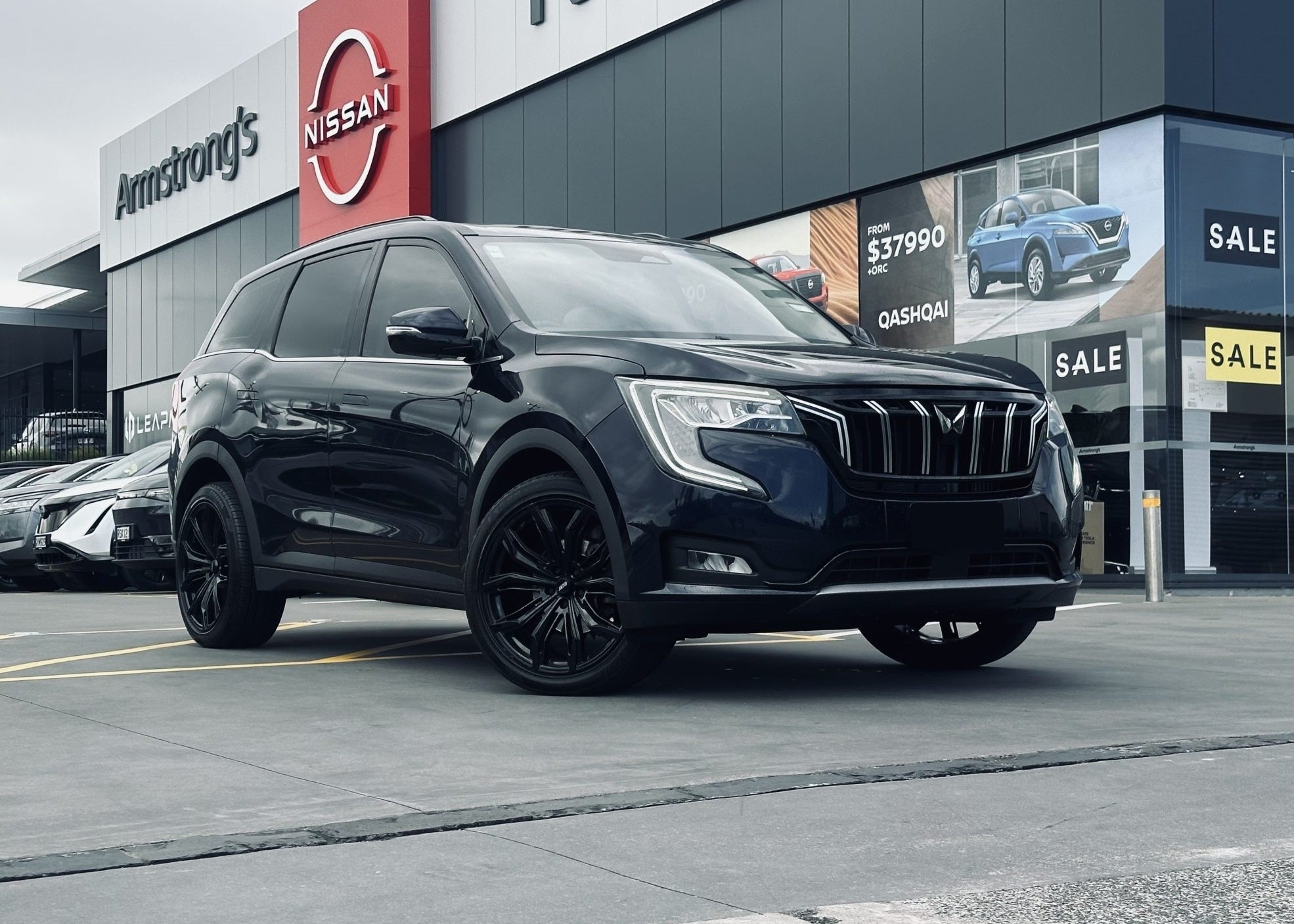 Mahindra XUV700 (2023) on BGW Black Widow – BG Marketing