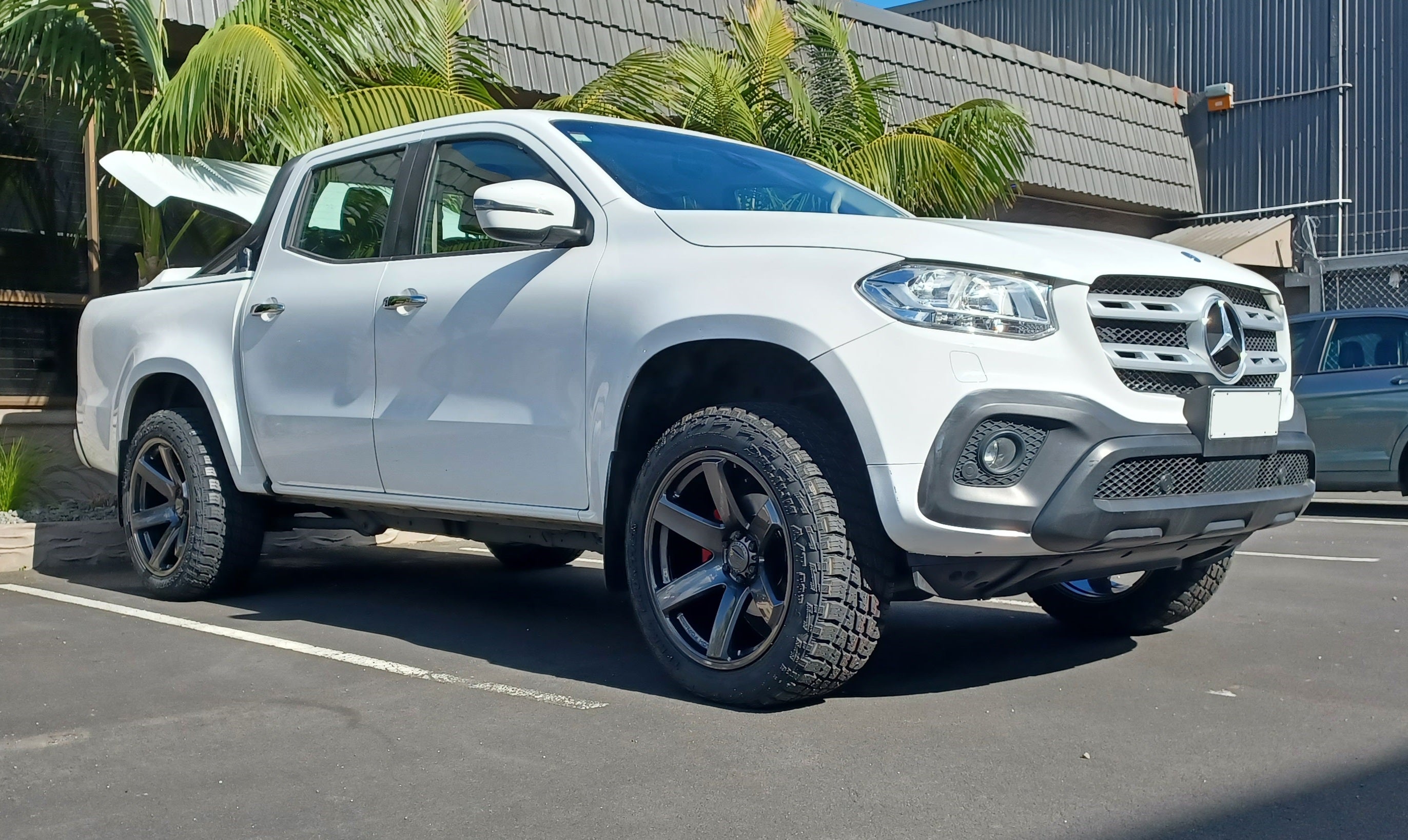 Mercedes Benz X-Class on BGW Beast – BG Marketing