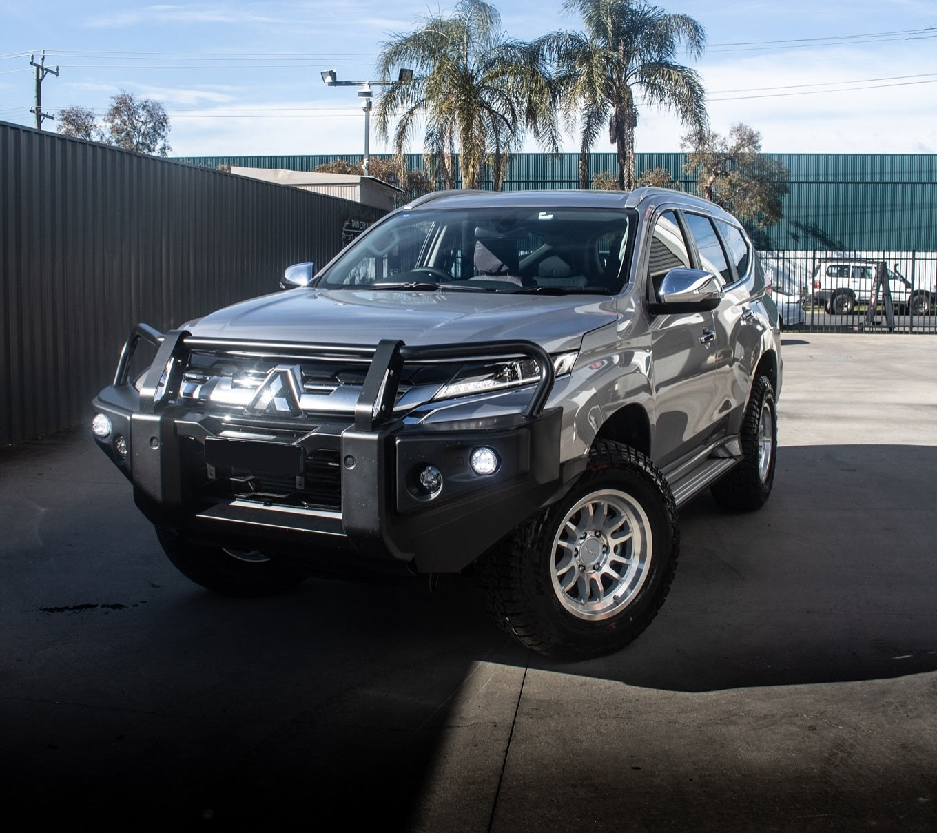 Mitsubishi Pajero (2024) on ROH Arc – BG Marketing