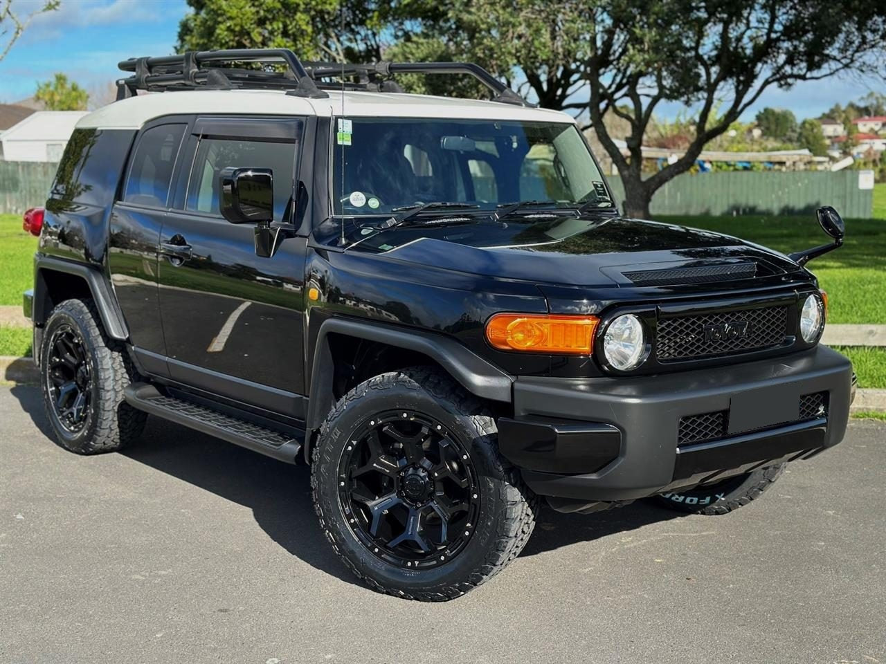 Toyota FJ Cruiser (2011) on BGW Goliath – BG Marketing