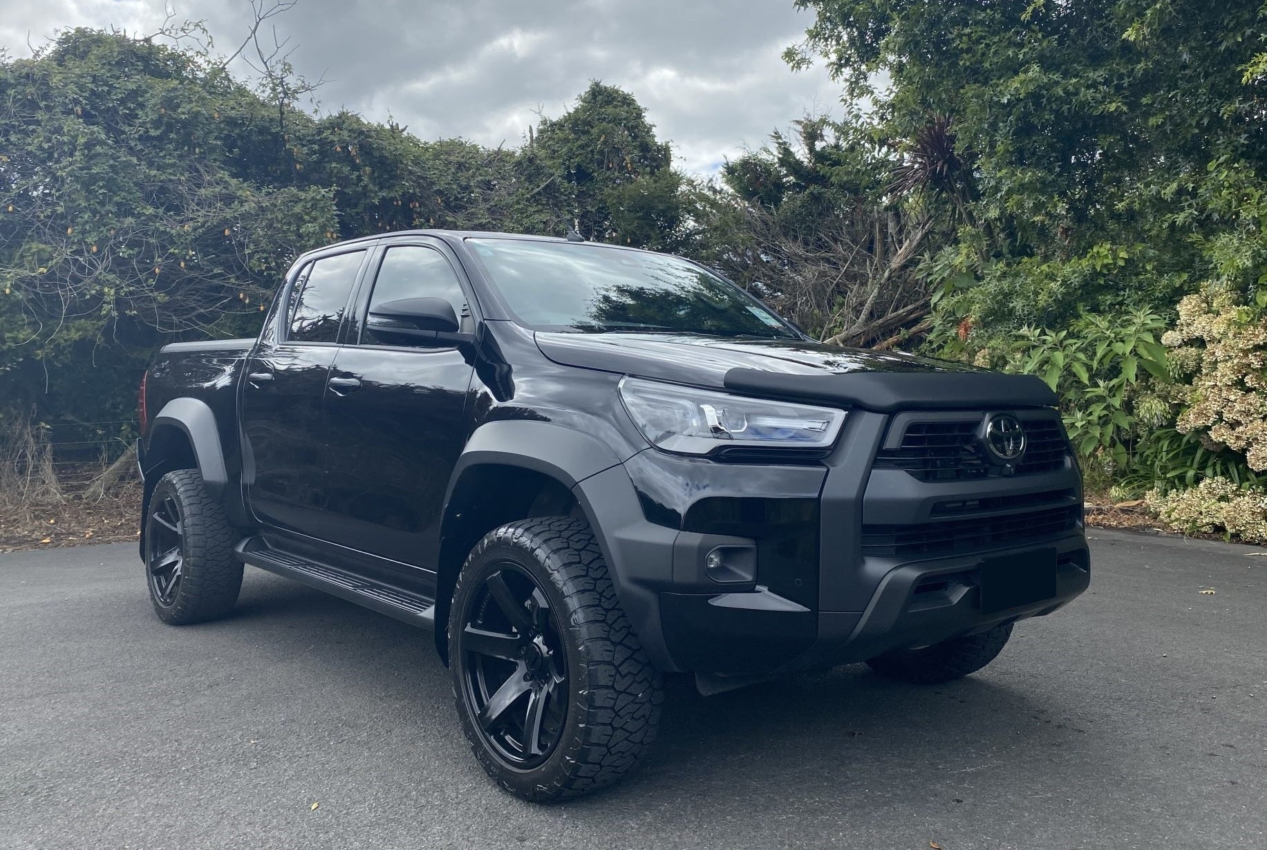 Toyota Hilux SR5 Cruiser (2024) on BGW Beast – BG Marketing