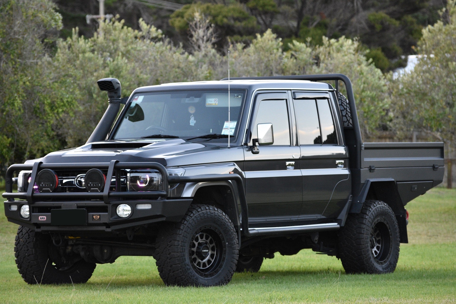 Toyota Land Cruiser 79 Series (2023) on ROH Assault – BG Marketing