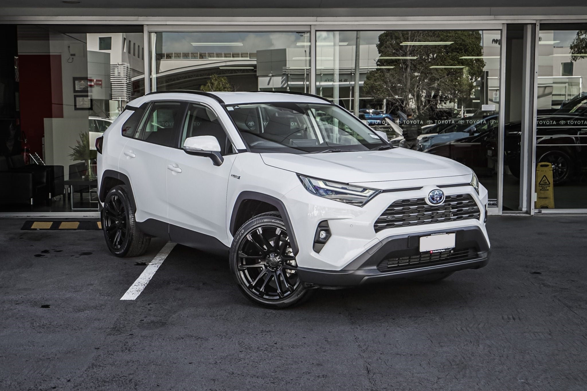 Toyota RAV4 (2024) on Covert RV4 – BG Marketing